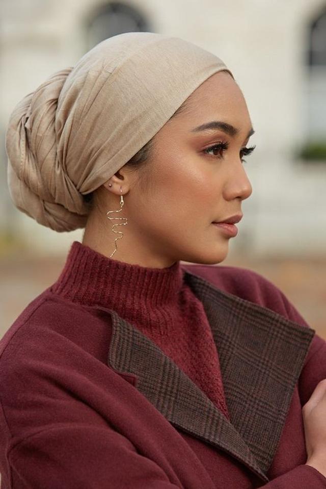5 Inspirasi Model Anting Yang Cocok Untuk Gaya Hijab Turban