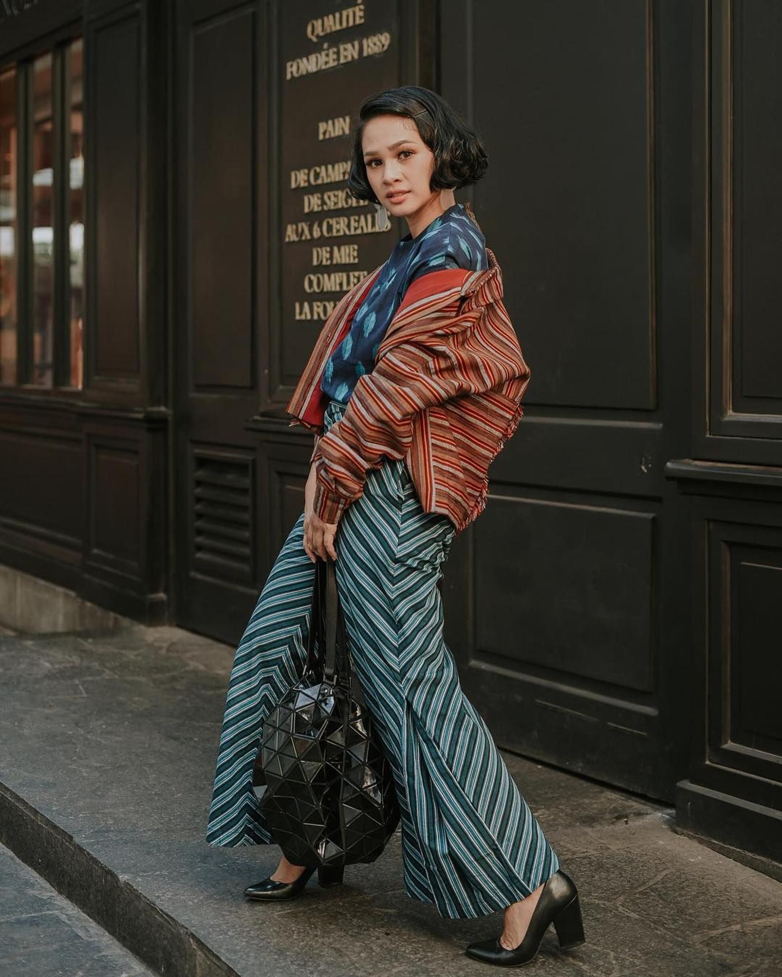 5 Perbedaan Warisan Budaya Kain Songket dan Kain Tenun Ikat ... 5 Perbedaan Warisan Budaya Kain Songket dan Kain Tenun Ikat ...