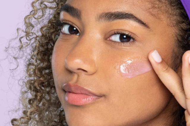 15 Moisturizer Untuk Remaja Bikin Lembap Tanpa Rasa Lengket
