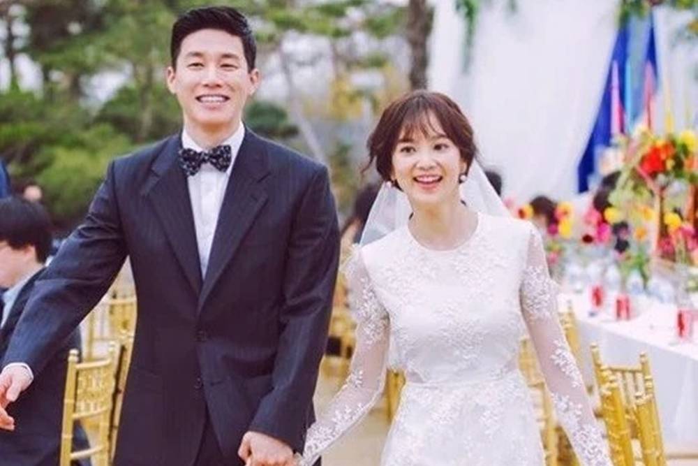 Kisah Cinta Kim Moo Yeol dan Yoon Seung Ah Kisah Cinta Kim Moo Yeol dan Yoon Seung Ah