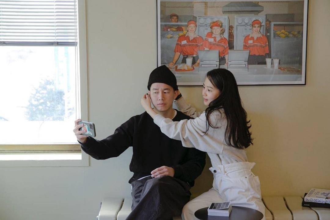 Kisah Cinta Kim Moo Yeol dan Yoon Seung Ah Kisah Cinta Kim Moo Yeol dan Yoon Seung Ah