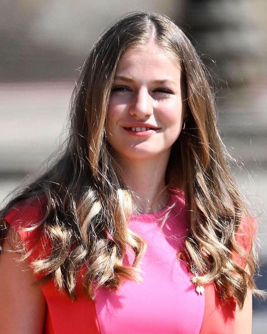 7 Gaya Rambut Princess Leonor dari Kerajaan Spanyol, Menawan 7 Gaya Rambut Princess Leonor dari Kerajaan Spanyol, Menawan