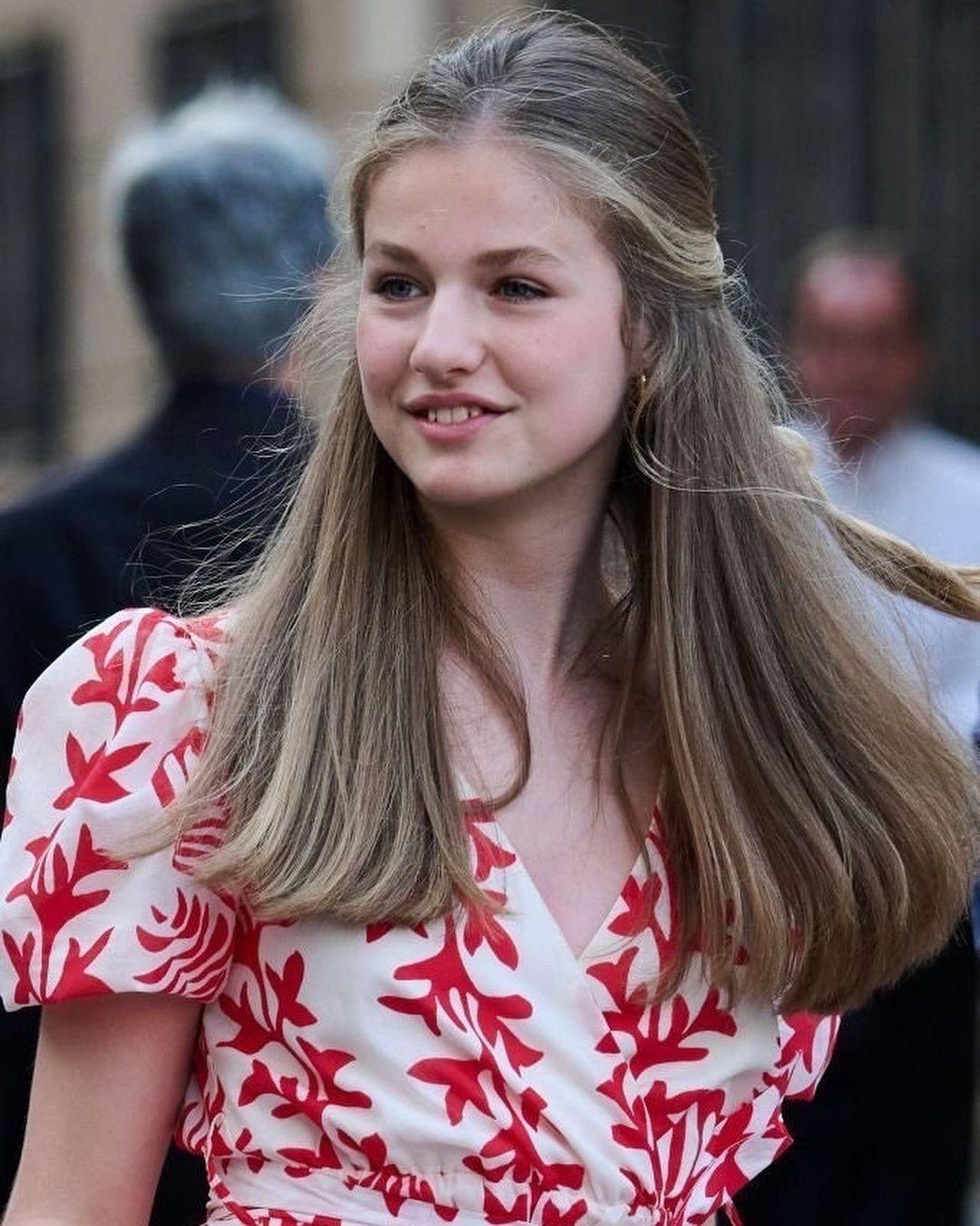 7 Gaya Rambut Princess Leonor dari Kerajaan Spanyol, Menawan 7 Gaya Rambut Princess Leonor dari Kerajaan Spanyol, Menawan