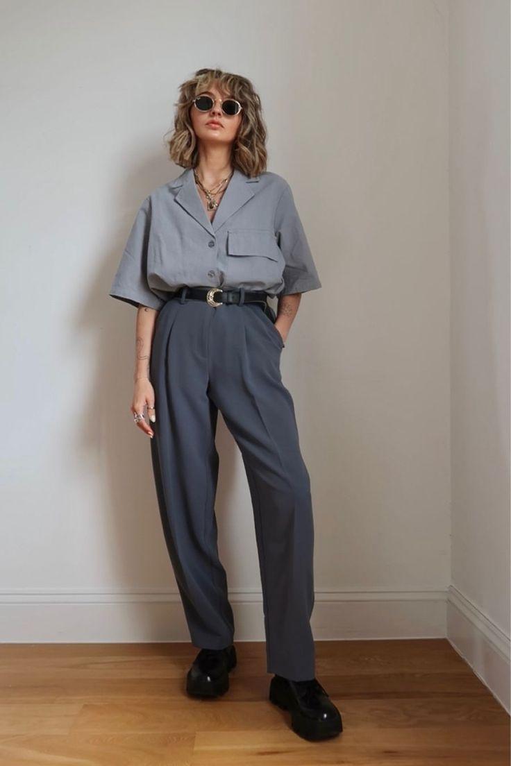 Baju Abu-Abu Cocok dengan Celana Warna Apa? Ini 7 Pilihannya Baju Abu-Abu Cocok dengan Celana Warna Apa? Ini 7 Pilihannya