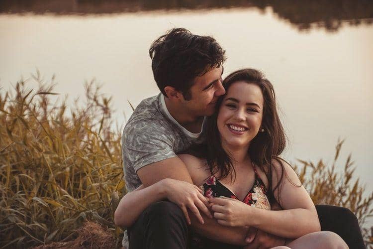 25 Puisi Buat Pacar Tersayang Bikin Baper | Popbela.com