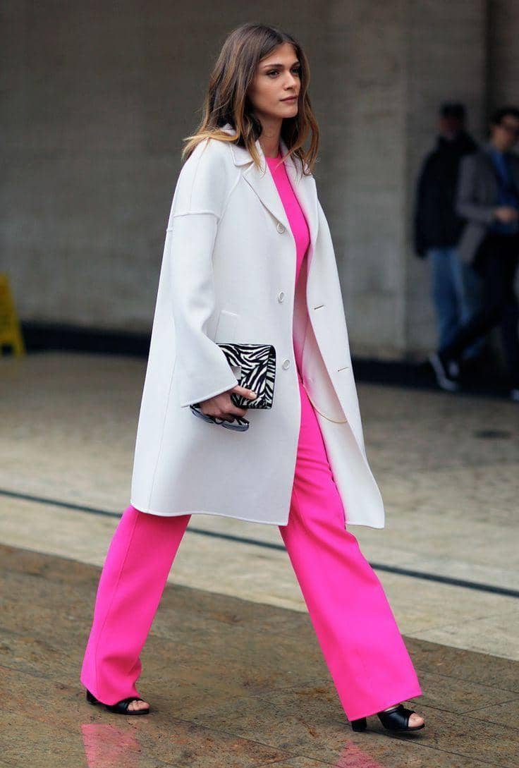 7 Cara Mix & Match untuk Tampil Beda dengan Baju Warna Pink | Popbela.com