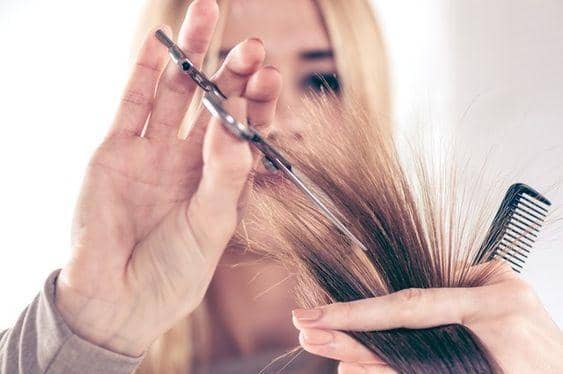 8 Tips dan Cara Memotong Rambut Sendiri di Rumah | Popbela.com