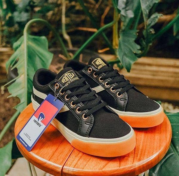 Harga Sepatu Ventela Ori Terbaru 2025, Lengkap Semua Seri! | Popbela.com