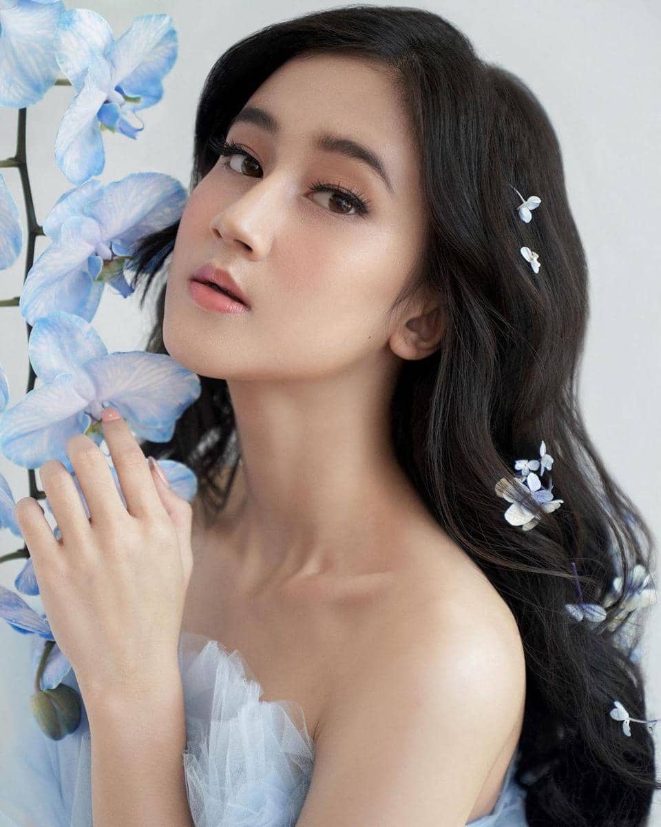 Profil Keisya Levronka, Penyanyi ‘Tak Ingin Usai’ | Popbela.com