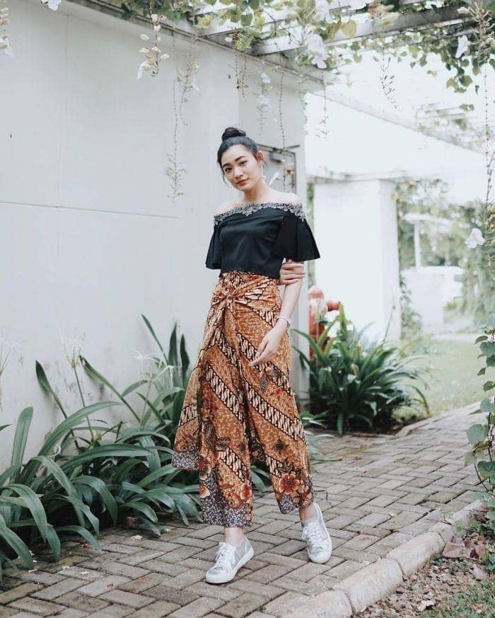 14 OOTD Kondangan yang Casual dan Simple untuk Remaja | Popbela.com