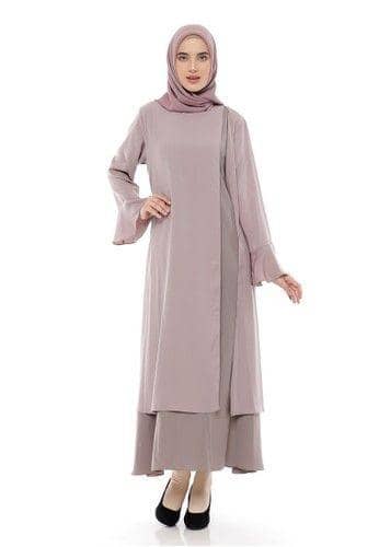 10 Model Gamis Simple Terbaru, Elegan dan Anggun Dikenakan | Popbela.com