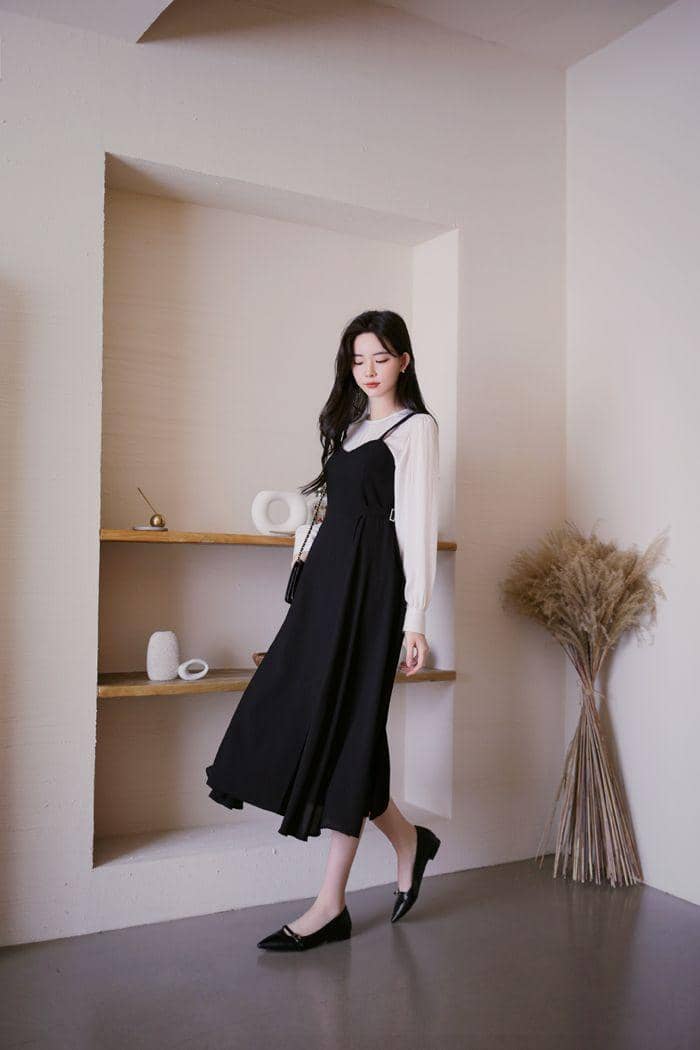 11 OOTD Hitam Putih untuk Tampil Modis dan Kekinian | Popbela.com