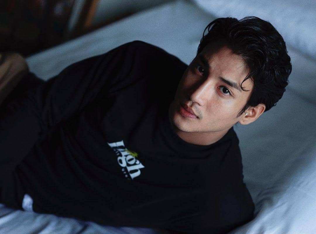 10 Cowok Terganteng di Dunia, Salah Satunya V BTS | POPBELA.com