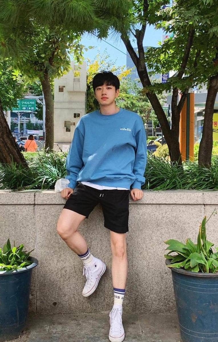 15 Style Cowok Keren tapi Simpel, Nggak Perlu Ribet! | Popbela.com