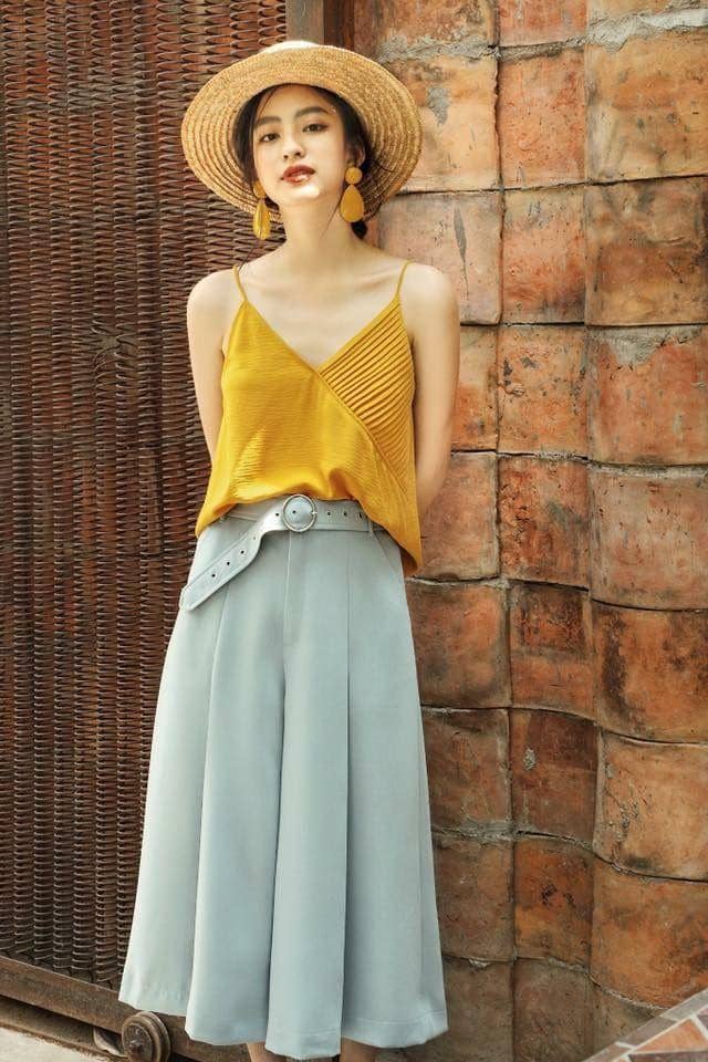 15 Model Atasan Wanita Trendy 2024, Stylish dan Kekinian! | Popbela.com