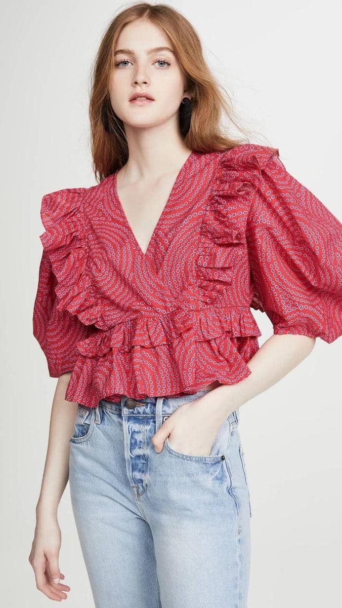 15 Model Atasan Wanita Trendy 2024, Stylish dan Kekinian! | Popbela.com