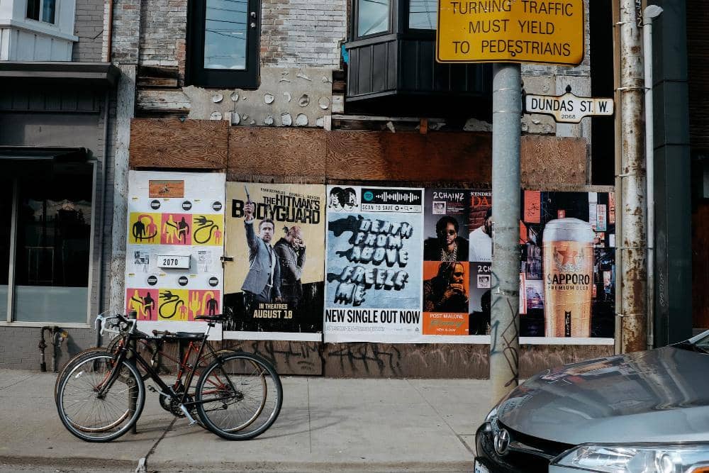 5 Contoh Poster Digital dan Cara Membuatnya yang Mudah | POPBELA.com