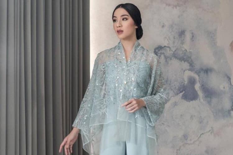 12 Outer Brokat Kekinian untuk Tampil Lebih Stylish dan Keren | Popbela.com