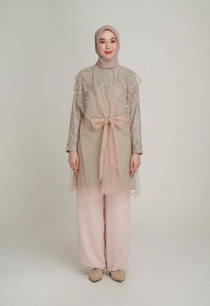 8 Baju Setelan Wanita Kekinian untuk Pesta, Fashionable! | Popbela.com