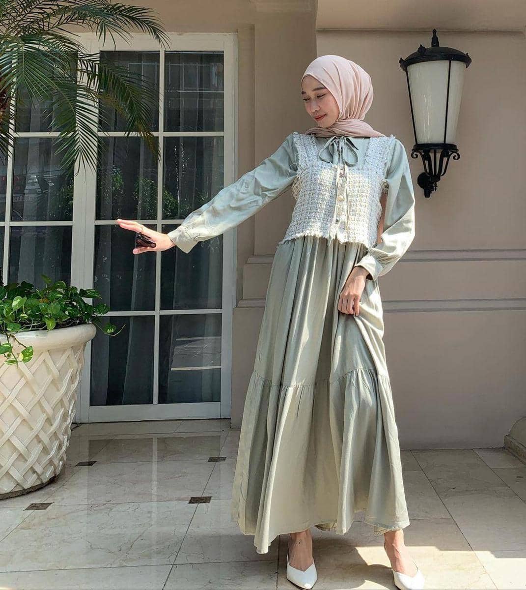 12 Model Gamis Rompi Panjang Terbaru, Anggun dan Elegan! | Popbela.com