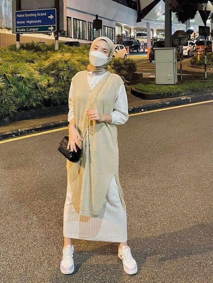 12 Model Gamis Rompi Panjang Terbaru, Anggun dan Elegan! | Popbela.com