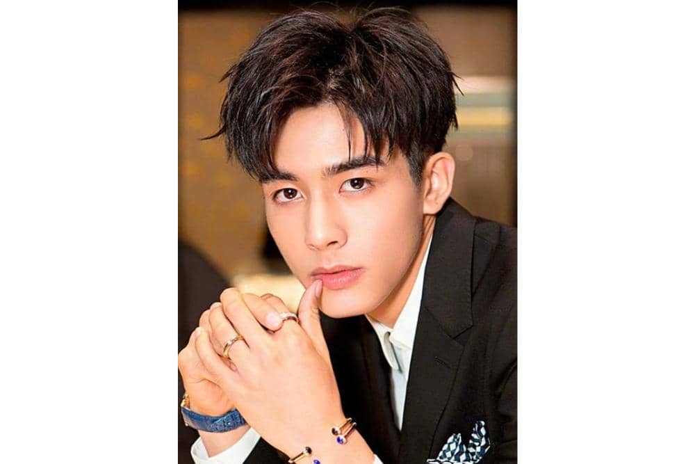 23 Model Potongan Two Block Hair Pendek Pria Indonesia Keren | POPBELA.com