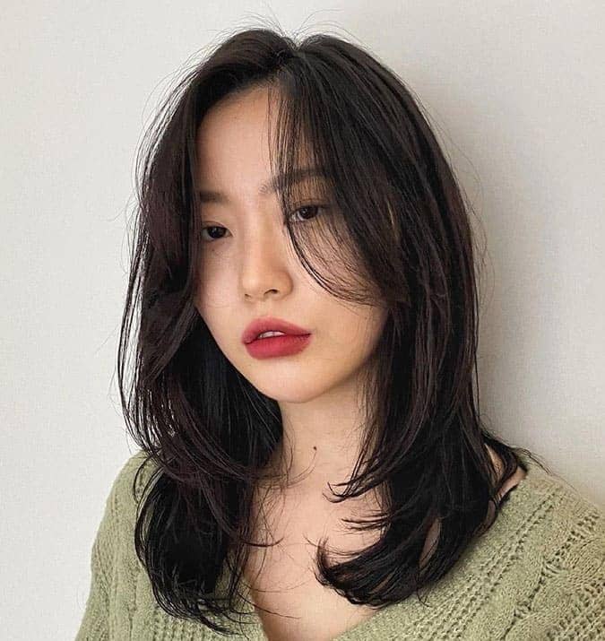17 Model Rambut Segi Layer Oval 3 Tingkat yang Elegan | Popbela.com