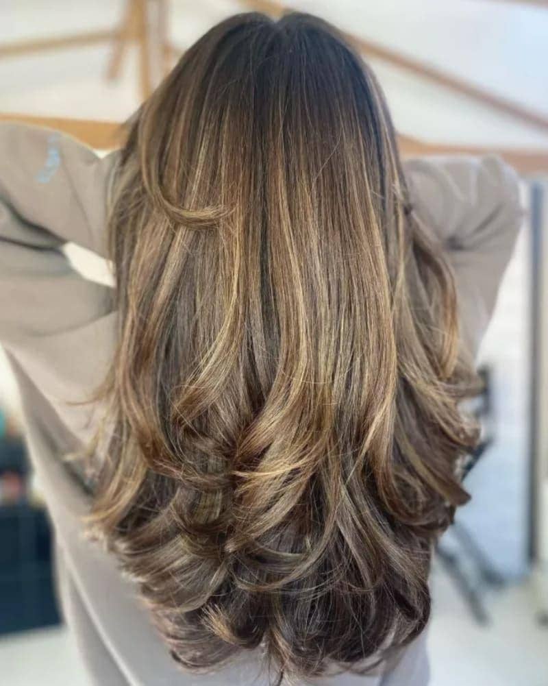 17 Model Rambut Segi Layer Oval 3 Tingkat yang Elegan | Popbela.com