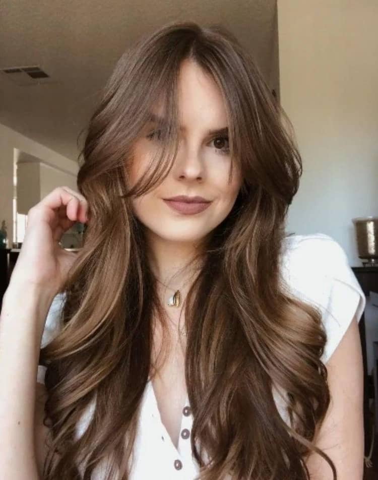 17 Model Rambut Segi Layer Oval 3 Tingkat yang Elegan | Popbela.com