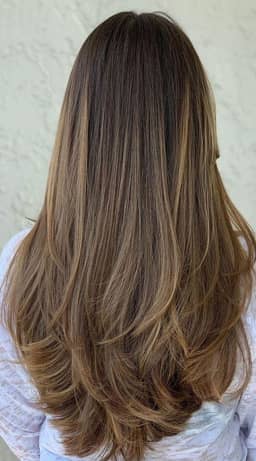 17 Model Rambut Segi Layer Oval 3 Tingkat yang Elegan | Popbela.com