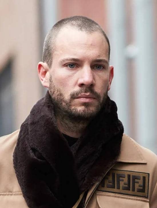 23 Cukuran Botak Keren yang Simpel dan Trendi | POPBELA.com