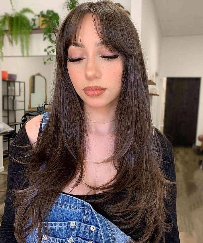 13 Model Rambut Segi Layer Panjang Lurus, Anggun dan Fresh | POPBELA.com