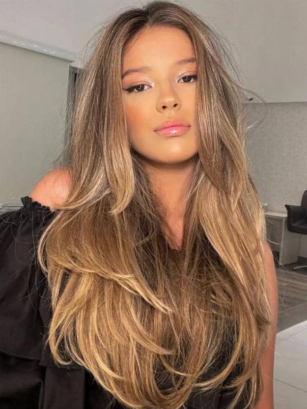 13 Model Rambut Segi Layer Panjang Lurus, Anggun dan Fresh | POPBELA.com