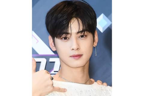 21 Model Potongan Rambut Comma Hair Pendek Laki-Laki Korea | Popbela.com