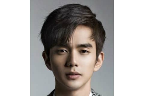 21 Model Potongan Rambut Comma Hair Pendek Laki-Laki Korea | Popbela.com