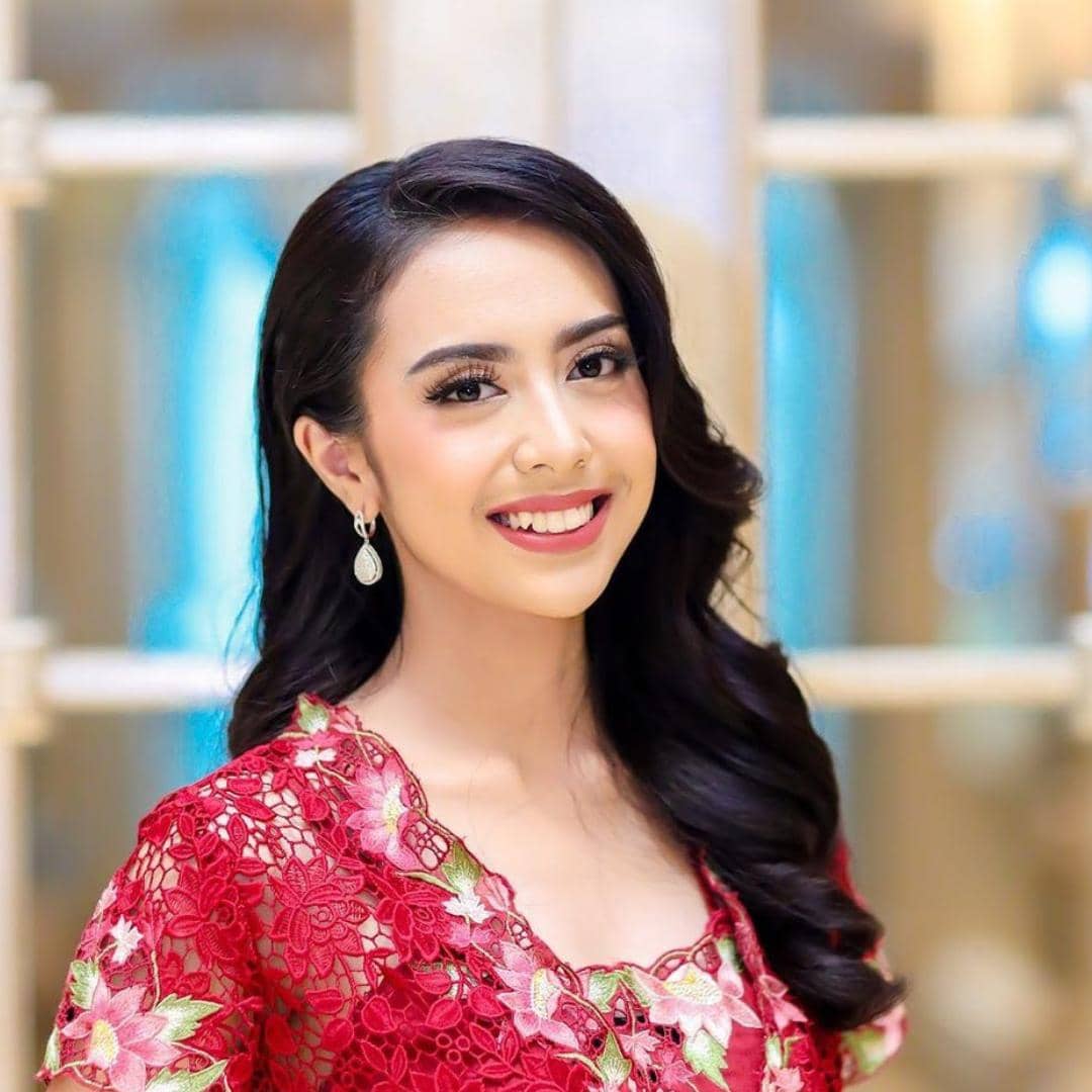 7 Potret Amanda Endrinayla yang Memikat | Popbela.com
