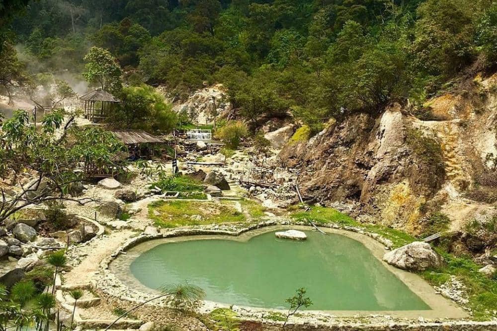 Pemandian Air Panas Bandung: Lokasi, Tiket, dan Jam Buka | POPBELA.com