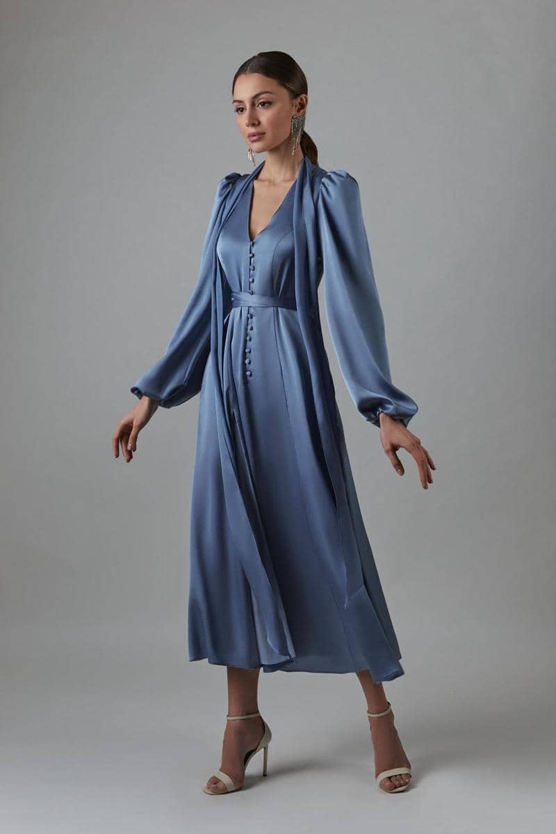 10 Model Dress Satin Kombinasi Terbaru, Stylish dan Menawan! | Popbela.com
