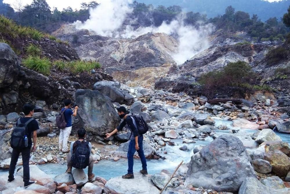 Kawah Ratu Gunung Salak: Daya Tarik, Rute, Harga Tiket Masuk | Popbela.com