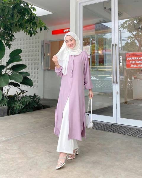 15 Model Tunik Terbaru 2024 yang Fashionable dan Kekinian | Popbela.com
