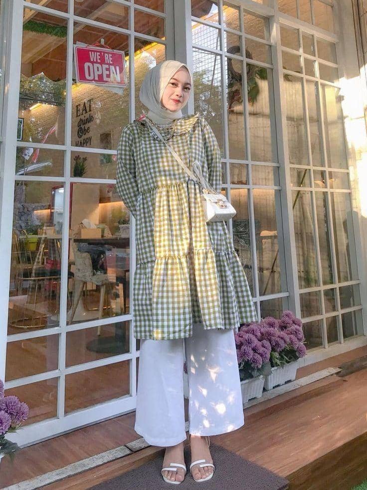 15 Model Tunik Terbaru 2024 yang Fashionable dan Kekinian | Popbela.com