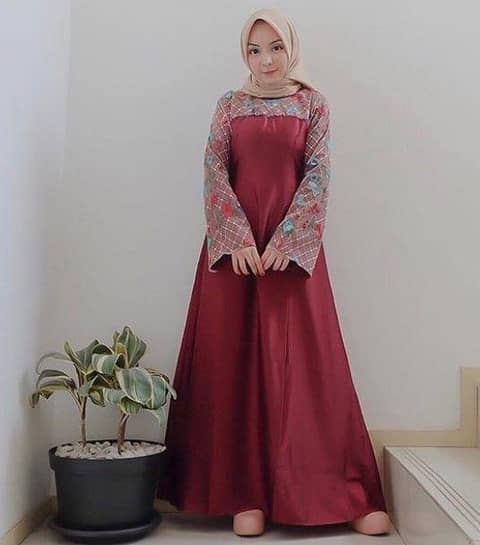 10 Model Dress Batik Kombinasi Polos Terbaru, Fashionable! | Popbela.com