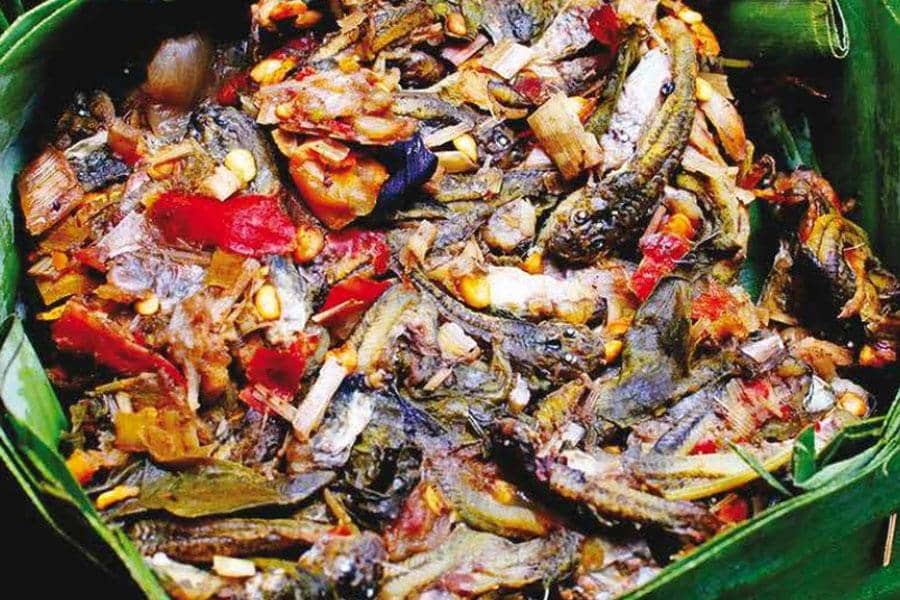 10 Kuliner Ekstrem Khas Thailand Ini Bikin Mual | Popbela.com