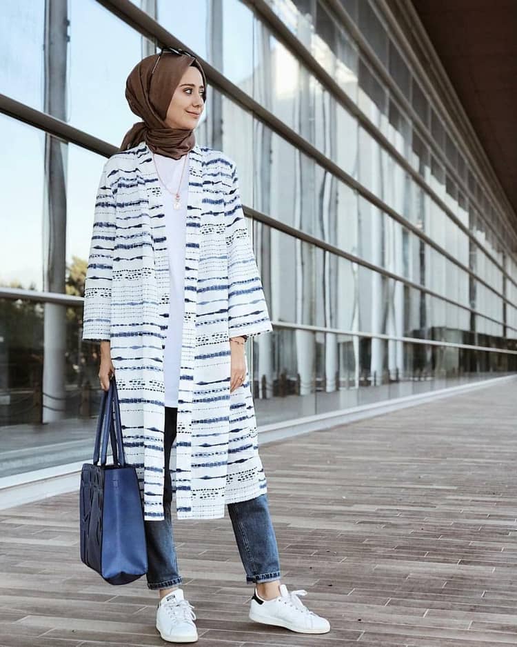 10 Model Outer Panjang yang Trendi dan Kekinian | Popbela.com