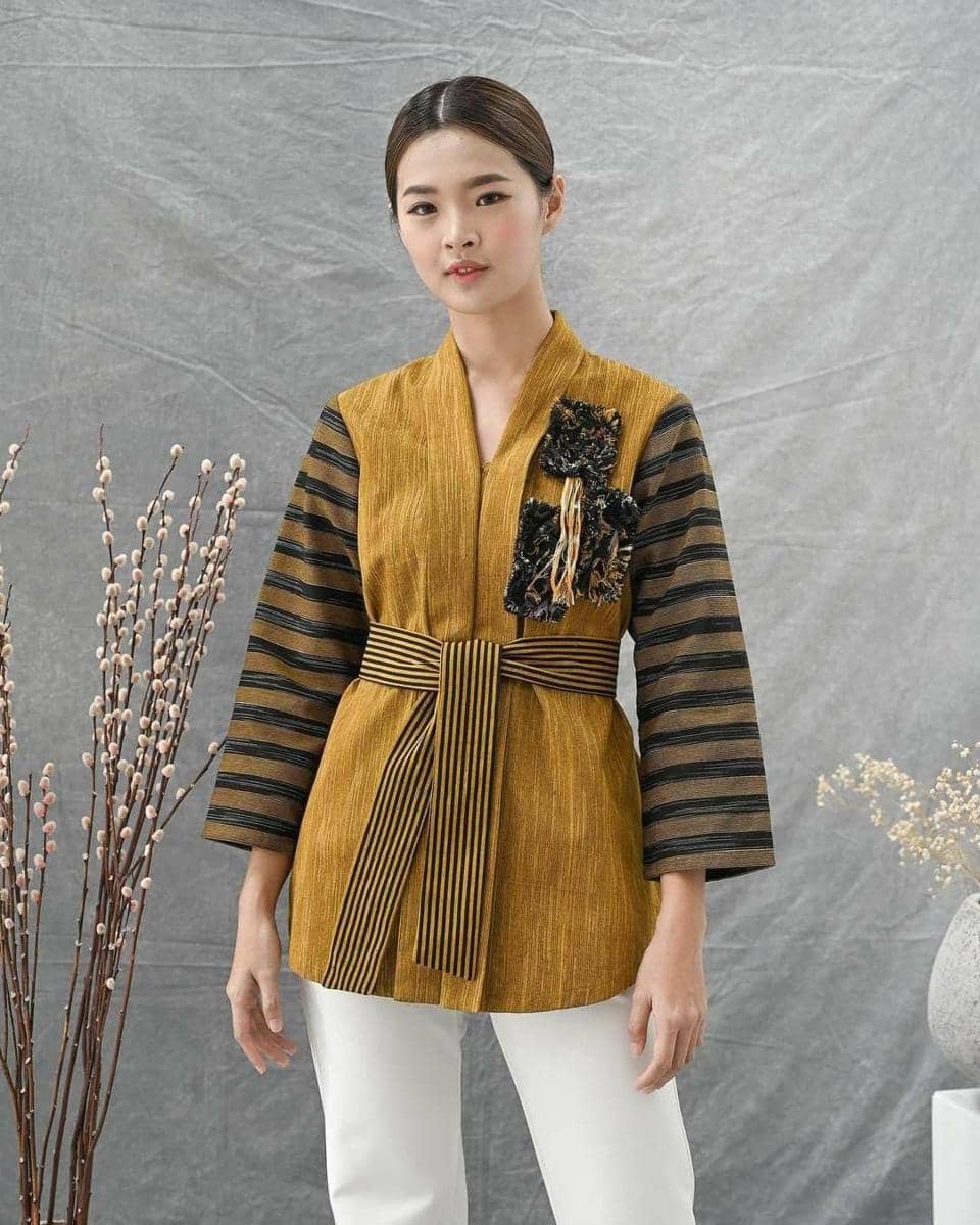 8 Model Baju Lurik untuk Pesta Terbaru, Unik dan Klasik! | Popbela.com