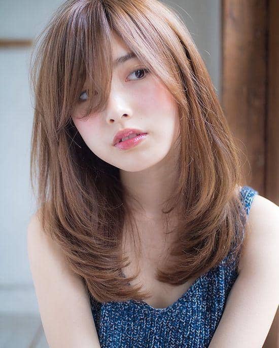 17 Model Rambut Segi Layer Oval 3 Tingkat yang Elegan | Popbela.com