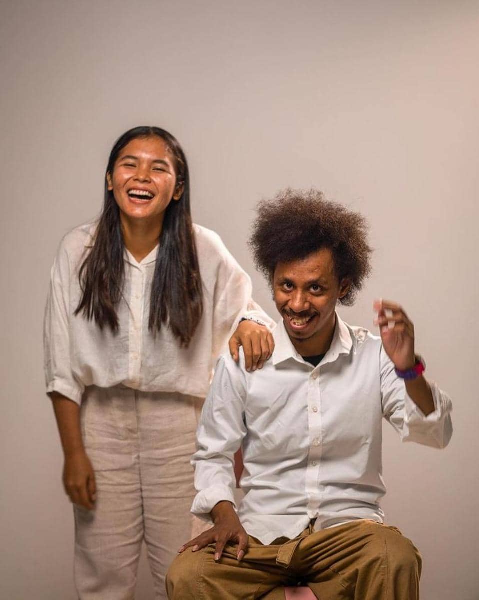 9 Potret Kisah Cinta Raim Laode dan Istri, Lagunya Viral! | Popbela.com