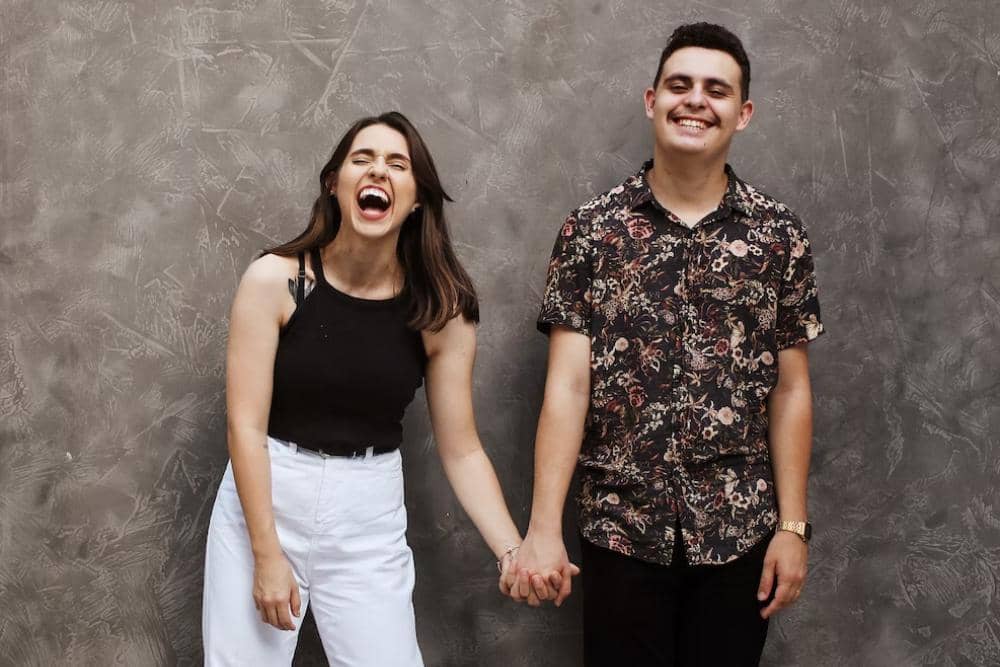 65 Pertanyaan Random Lucu Bikin Ngakak, Nyeleneh! | POPBELA.com