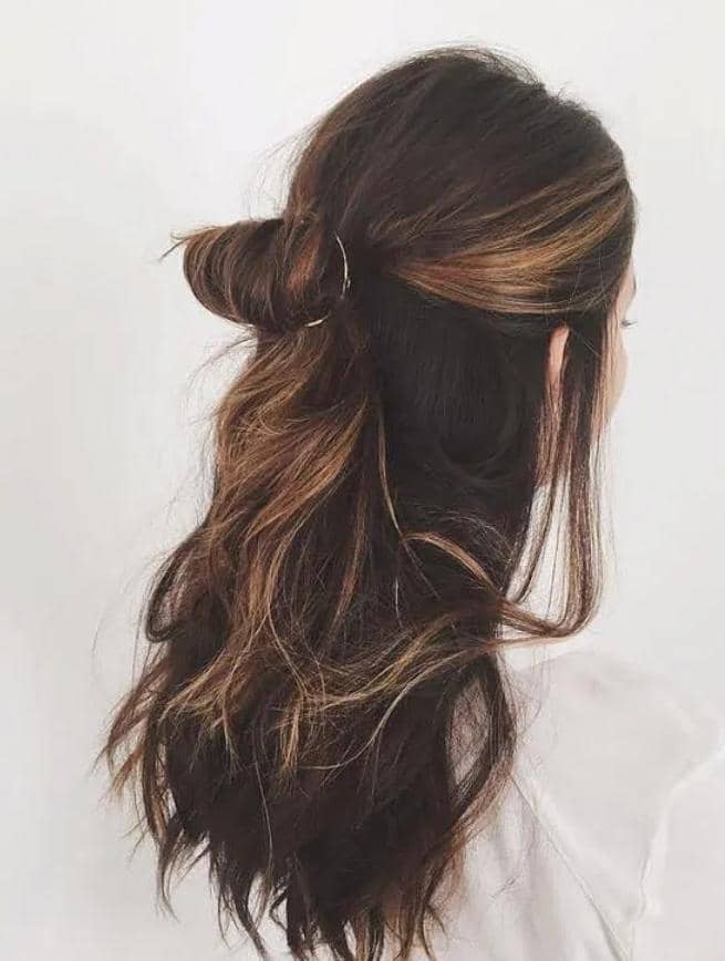 9 Cara Ikat Rambut Simple tapi Bagus, Enggak Ribet! | Popbela.com