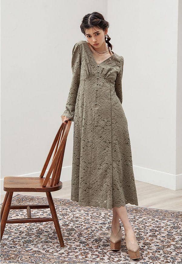 20 Model Dress Brokat Terbaru 2024, Anggun dan Menawan! | Popbela.com